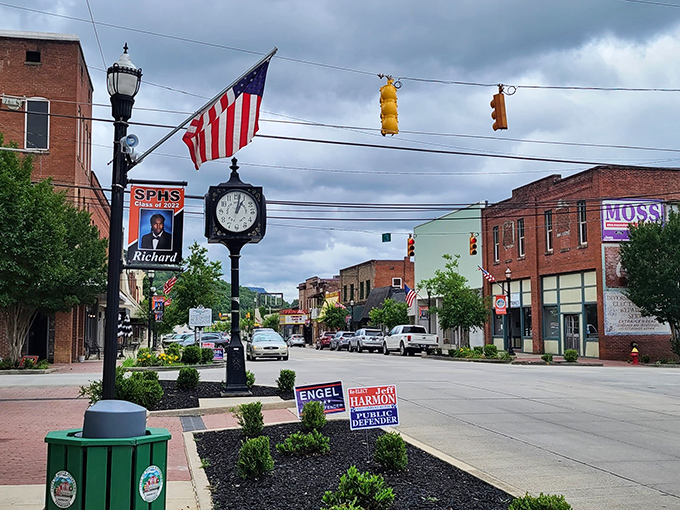 South Pittsburg's main street showcases classic small-town America where neighbors still wave at strangers.