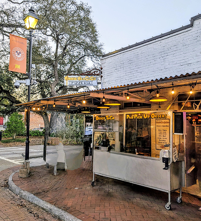 Mobile pizza perfection on wheels brings New York attitude to Savannah's historic streets with undeniable downtown energy.