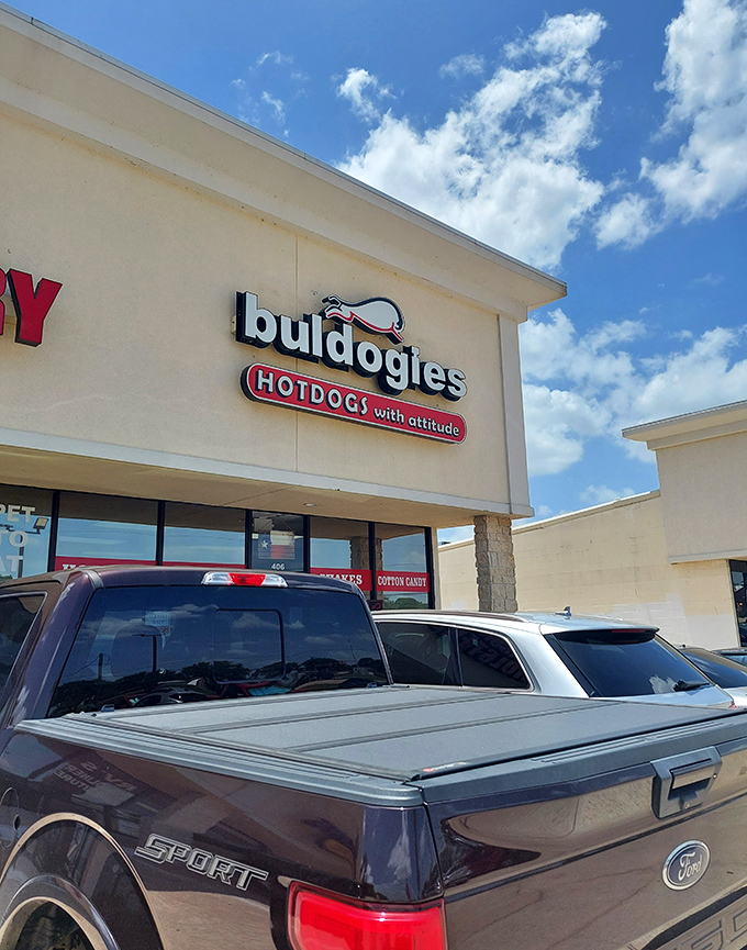 Under clear Texas skies, this Conroe favorite proves that you don't need fancy digs when you're serving up dogs that speak for themselves.