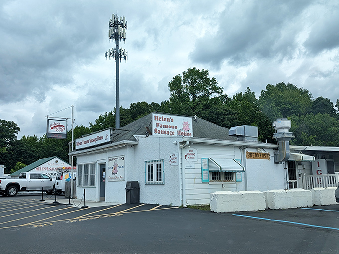 White walls and red letters spell out decades of satisfied customers and time-tested breakfast traditions.