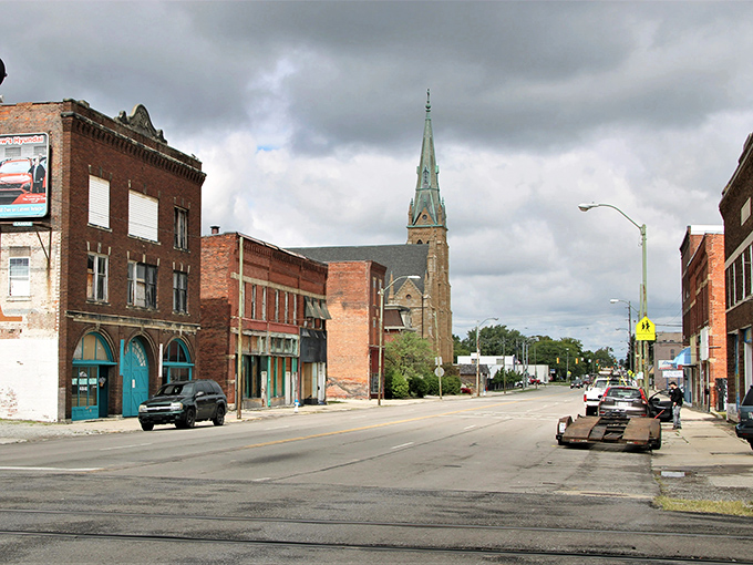 Small-city charm radiates from every storefront in this perfectly preserved slice of Americana.
