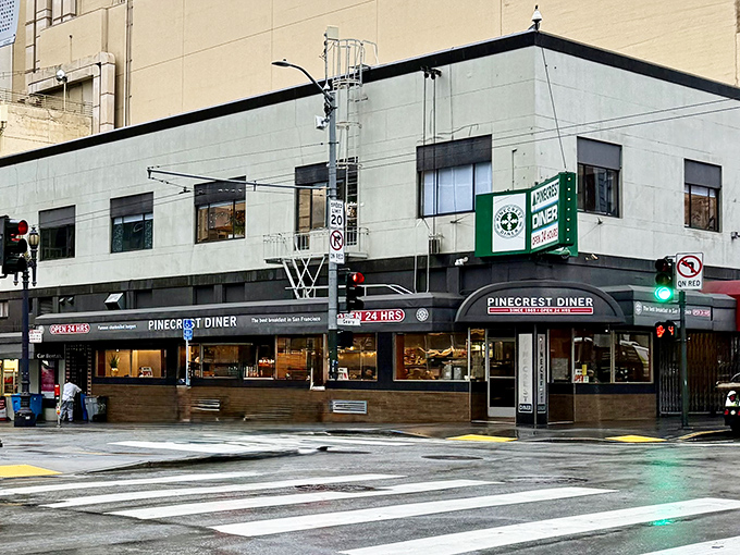 The city that never sleeps deserves a diner that never closes &ndash; Pinecrest delivers on both counts.