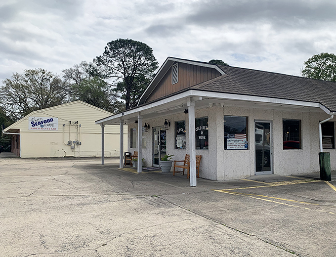 Sometimes the best seafood joints are the ones that let their cooking do all the talking.
