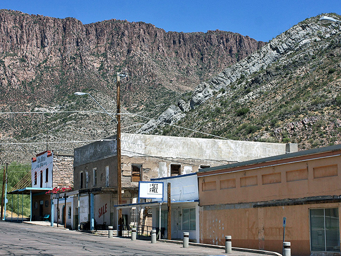 Towering cliffs surround Superior's quiet streets, offering solitude and natural beauty in equal measure.