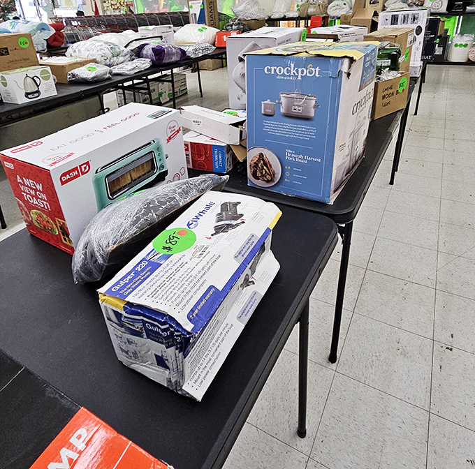 Kitchen gadgets and electronic mysteries cohabitate peacefully, waiting for someone brave enough to take them home and push their buttons.