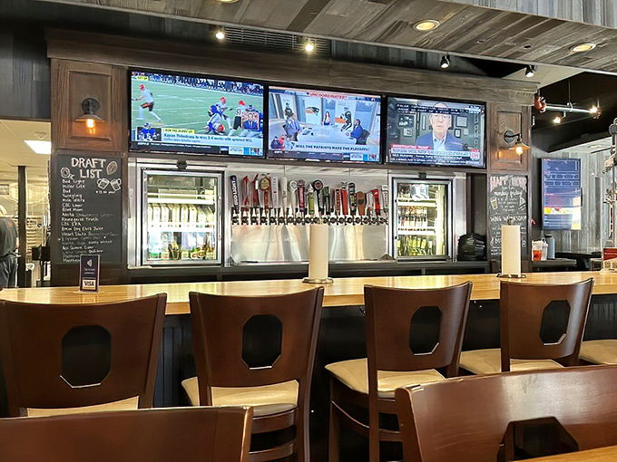 The bar area &ndash; where sports on TV and beer on tap create the perfect backdrop for pizza-fueled debates about Ohio State's championship chances.