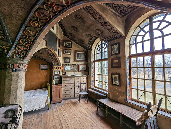 This bedroom proves you can sleep like royalty while surrounded by art&mdash;the ultimate dream for anyone who's ever wanted to live in a museum. 