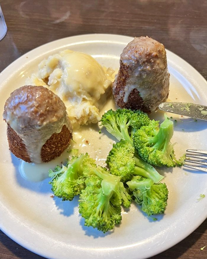These chicken croquettes look like they're ready for their close-up on the Food Network's greatest hits reel.