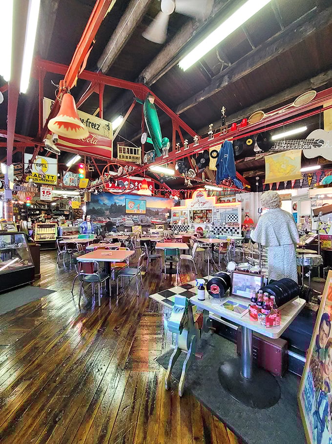 The ultimate nostalgia buffet – where chrome chairs, neon lights, and vintage decor serve up memories better than any blue plate special.