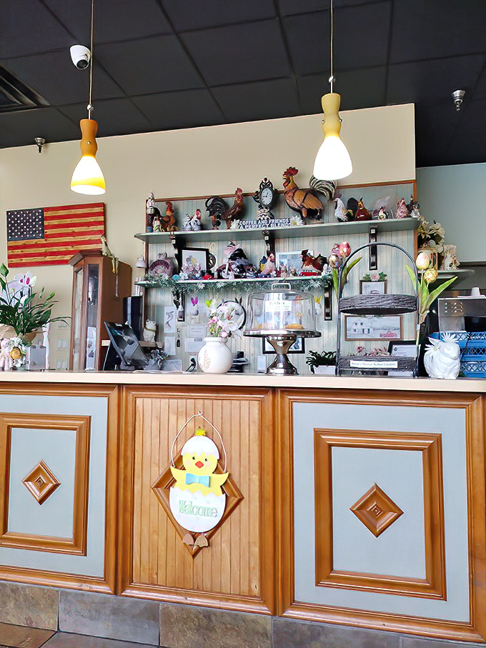 Warm lights, Americana d&eacute;cor, and rooster flair&mdash;it&rsquo;s as if Norman Rockwell painted the friendliest checkout.