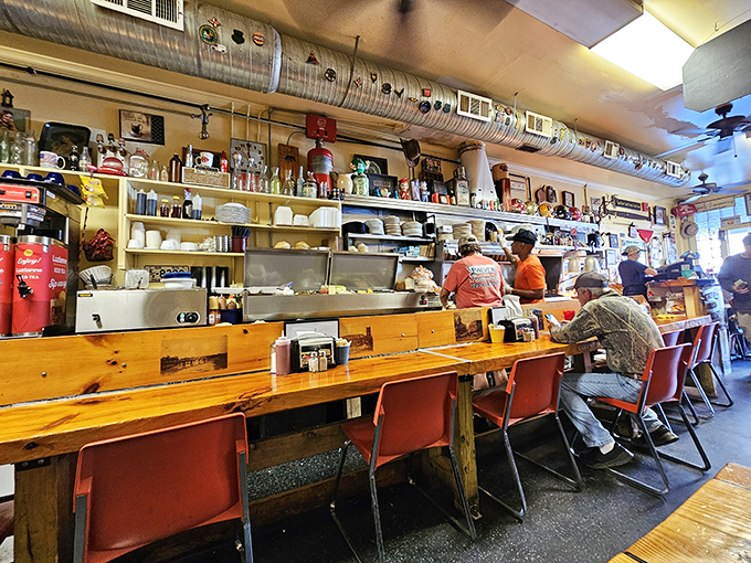 The counter seats&mdash;always the best real estate in any diner&mdash;offer front-row tickets to the choreographed dance of short-order cooking at its finest.