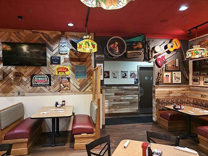 Musical instruments and vintage signs create a backdrop that's part museum, part comfort zone. Breakfast with a soundtrack of memories.