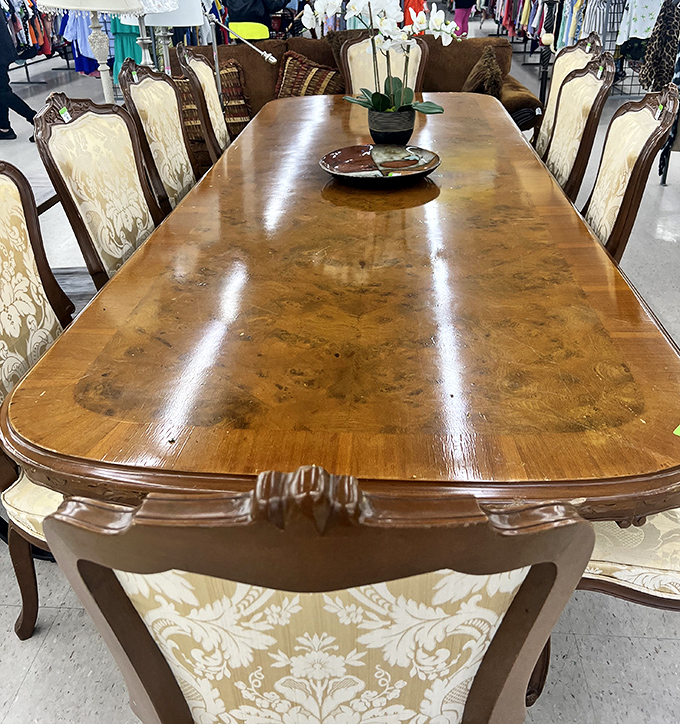 This dining set has hosted countless family dinners and is ready for your heated Thanksgiving debates.