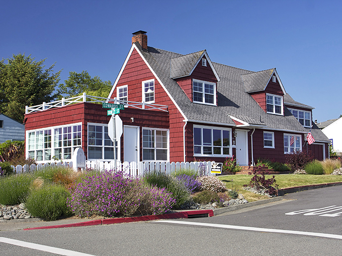This corner of Edwards and Trinity Street showcases Trinidad's coastal cottage aesthetic, where lavender and picket fences reign supreme.