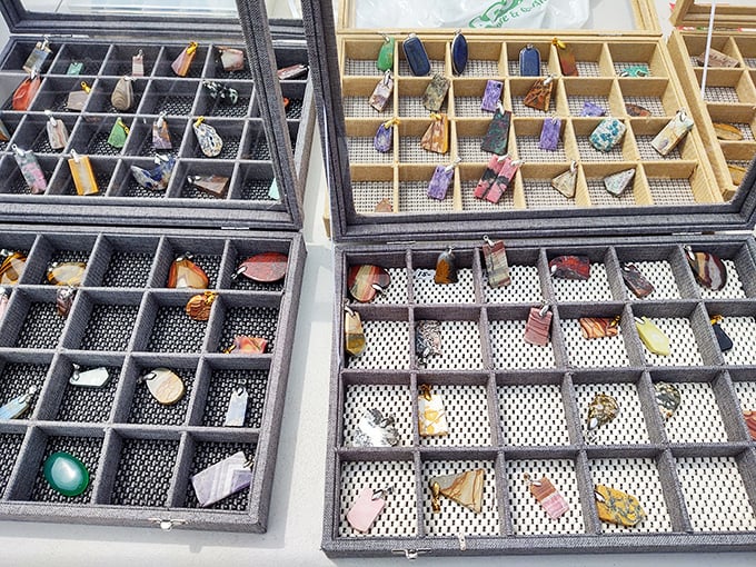 Nature's jewelry box laid bare&mdash;these mineral specimens remind us that Earth was creating masterpieces long before humans picked up paintbrushes.