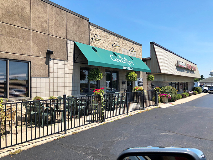 Greenfire Fresh brings farm-to-table dining to downtown with ingredients that taste like actual sunshine.