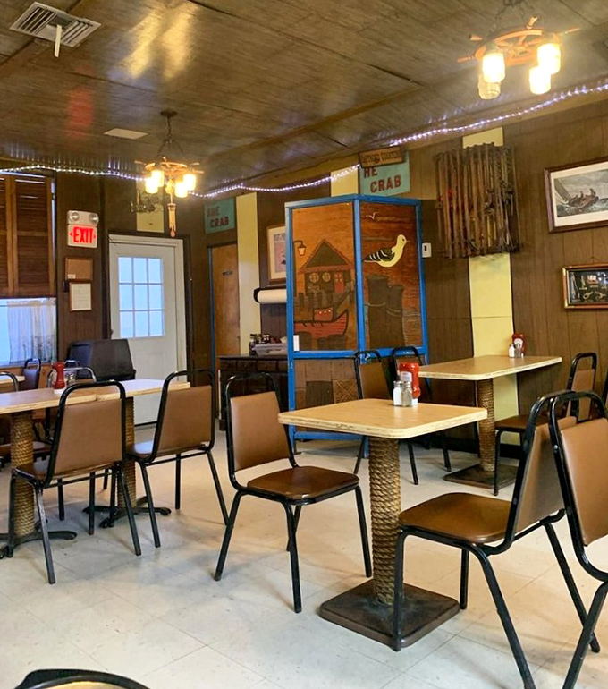 Wood-paneled walls, simple tables, and nautical touches create the perfect backdrop for seafood feasting&mdash;no distractions from the main event.