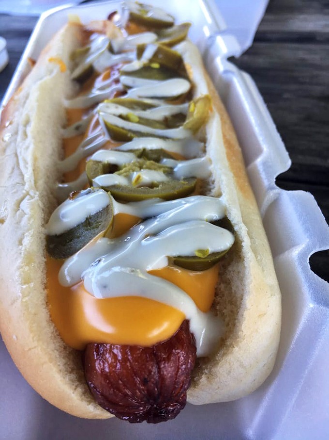 The jalape&ntilde;o popper dog brings just enough heat to wake up your taste buds without sending them into panic mode.