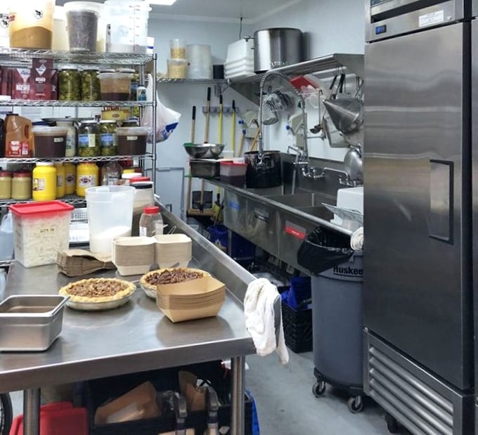 The laboratory where smoke and time create magic. Stainless steel and organization – the unsung heroes behind perfect barbecue.