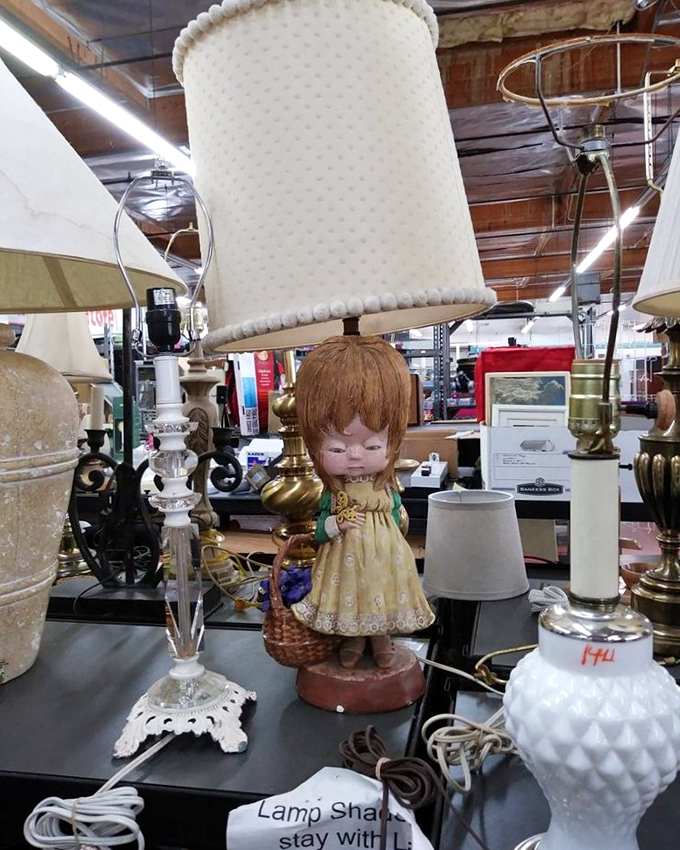 Lamps that survived the '70s deserve respect&mdash;and that porcelain doll lamp might be watching you sleep tonight. Sweet dreams!