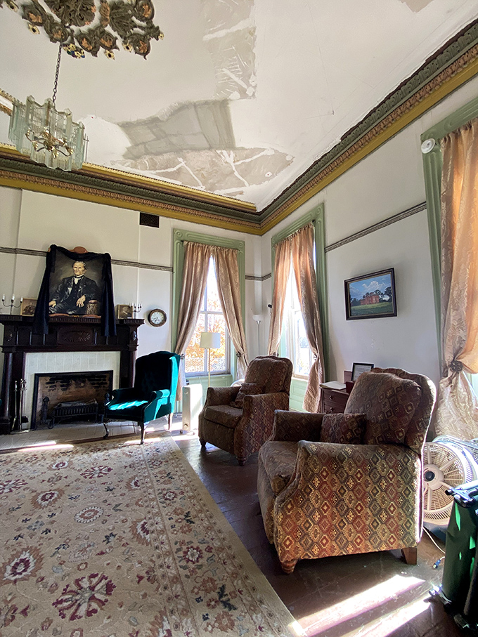 Elegant parlor rooms where important conversations shaped history &ndash; you can almost hear the echoes of meaningful discussions.