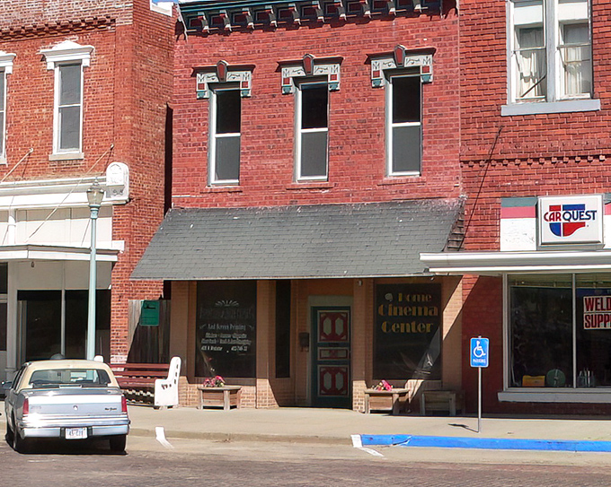The Main Street Historic District's architectural details would make any preservation enthusiast weak in the knees &ndash; those cornices aren't just decorative!