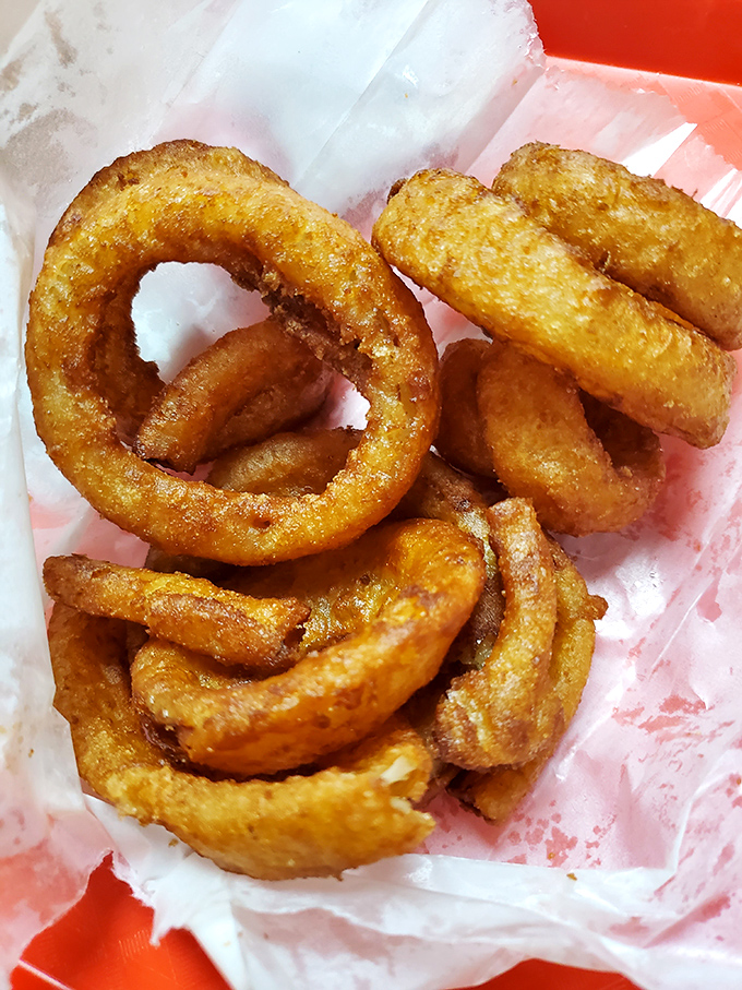 Onion rings with that perfect crunch&mdash;the kind that makes a satisfying sound that's music to a hungry person's ears.