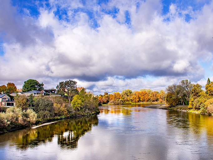 The Sacramento River in autumn glory paints a scene so perfect it looks like Mother Nature's been taking Instagram filter lessons.
