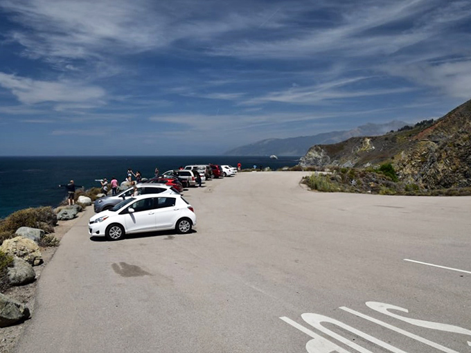 Parking with a purpose &ndash; these scenic overlooks are California's version of front-row seats to Earth's greatest hits concert.