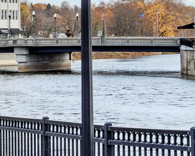 This elegant bridge spans the Shenango River, connecting neighborhoods while providing a picturesque backdrop for morning walks or evening strolls.