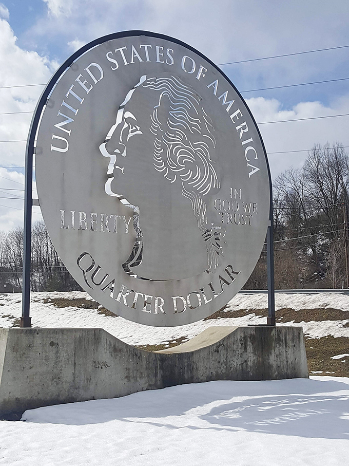 Winter transforms the Giant Quarter into a snow-dusted landmark. Even in the coldest months, this roadside giant draws curious visitors.