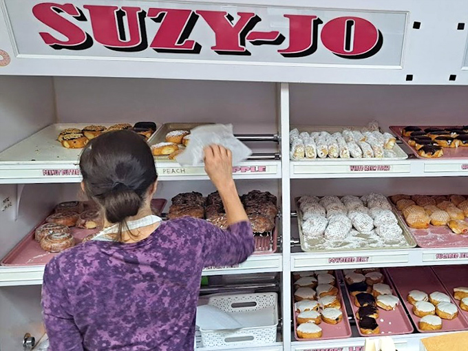 The shop's interior speaks to decades of tradition rather than trendy aesthetics. In the donut world, it's what's inside that counts&mdash;both the shop and the pastry. 