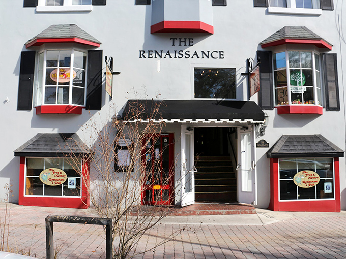 The Renaissance building's distinctive red trim and bay windows make it a downtown landmark. Shopping here feels like a step back in time&mdash;in the best possible way.