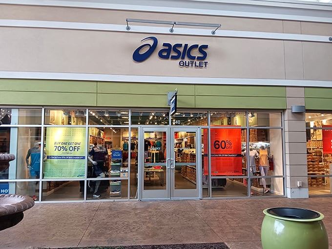 Run, don't walk to these savings! Asics outlet offers performance footwear at prices that'll have you sprinting to the checkout counter.