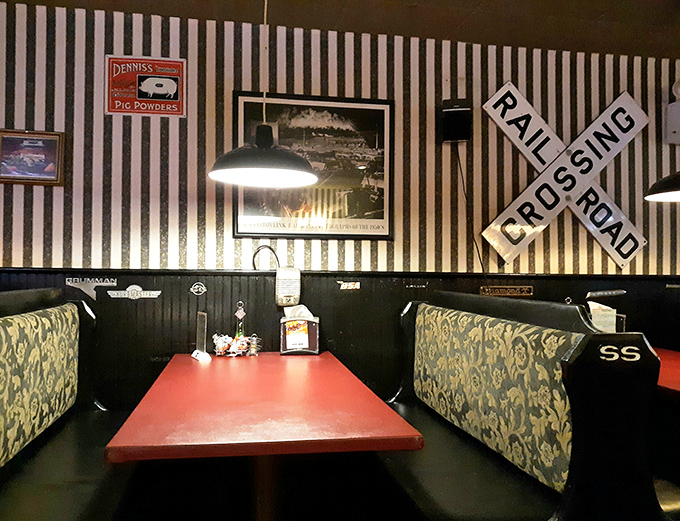 These booths, with their railroad-themed d&eacute;cor, invite you to settle in for the long haul. The "Rail Crossing" sign is appropriate&mdash;you're about to be hit by flavor.