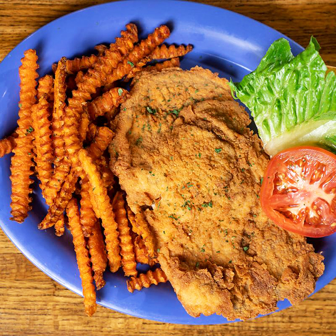 Chicken fried steak with crinkle fries that would make a Texan tip their hat in respect. Comfort food that hugs your soul from the inside.