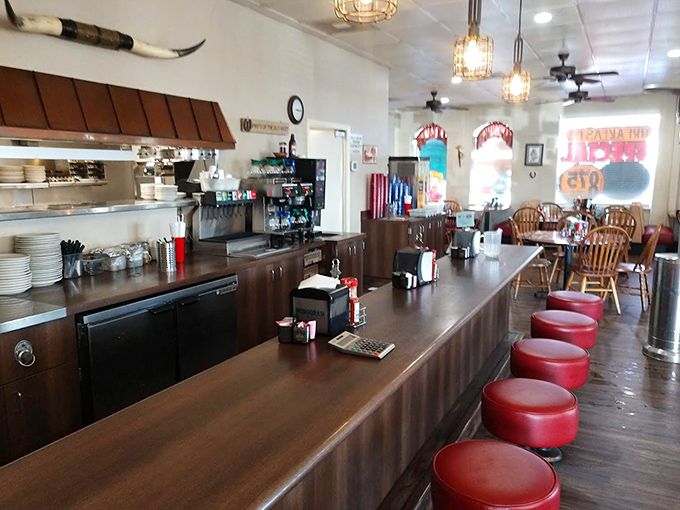 The heart of any great diner is its counter – where coffee flows freely and you can watch breakfast ballet performed by skilled short-order choreographers.