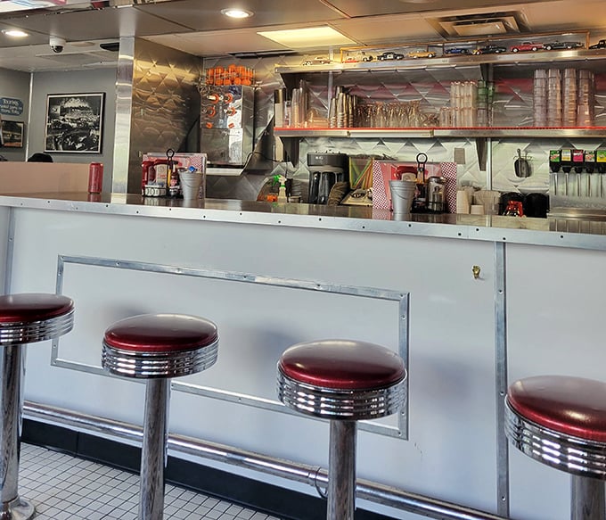 The counter seats &ndash; where solo diners become part of the diner family and the short-order symphony unfolds before your eyes in all its sizzling glory.