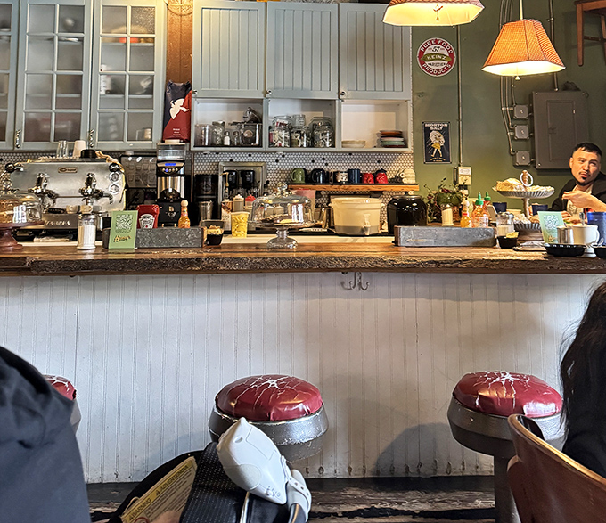 Counter seats: the breakfast equivalent of front-row tickets. Watch the kitchen symphony unfold while perched on those classic red vinyl stools.
