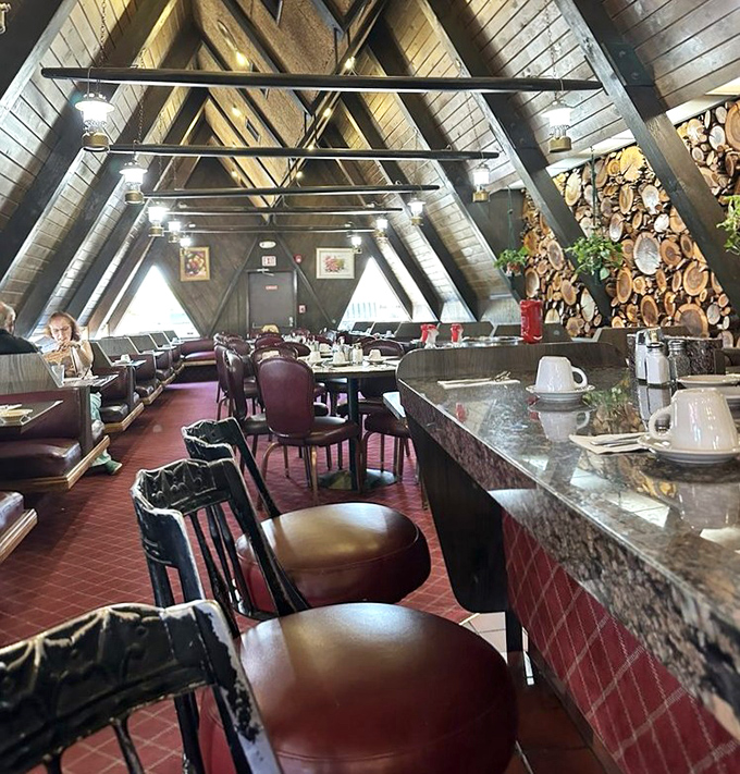 The counter seats offer front-row tickets to the breakfast show &ndash; where short-order cooks perform culinary magic without missing a beat.