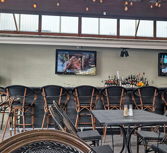 Counter seating that offers front-row tickets to watch the magic happen in real time.