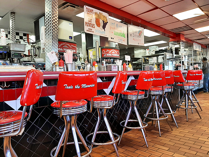 Counter seating that invites you to "Taste the Memories"—which is diner-speak for "Watch your milkshake being born while chatting with strangers."