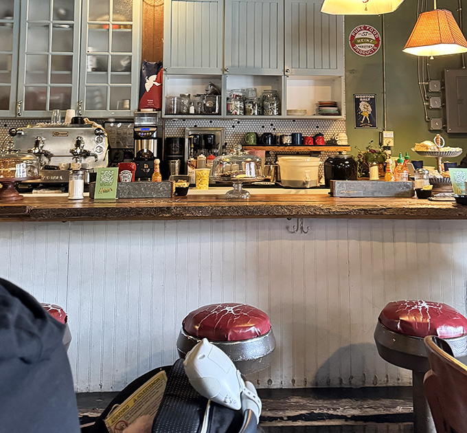 Counter seating that invites solo diners to feel right at home. Those red vinyl stools have witnessed many first bites of breakfast bliss.