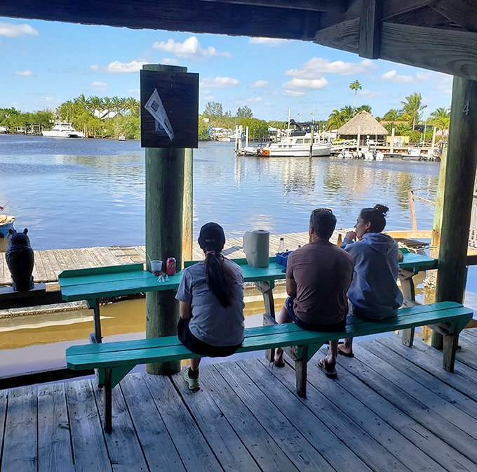 The best seats in the house aren't inside at all. These waterfront benches offer dinner and a show&mdash;Florida-style.