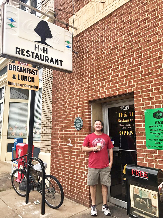 The classic diner sign promises exactly what awaits inside: no frills, no fuss, just legendary soul food that's stood the test of time.