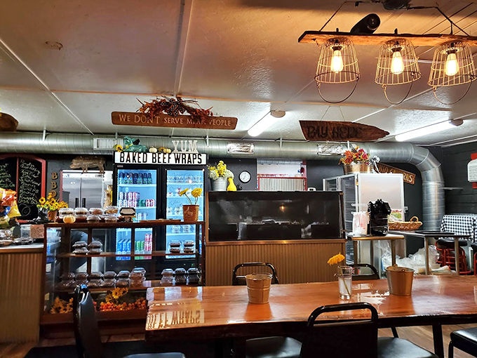 "We don't serve mean people" &ndash; the sign says it all. Good barbecue and good vibes, a combination as perfect as smoke and meat.