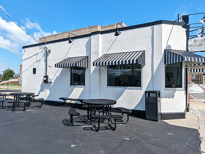 The outdoor seating area offers fresh air with your fresh burgers&mdash;a perfect spot for people-watching while you contemplate ordering seconds.