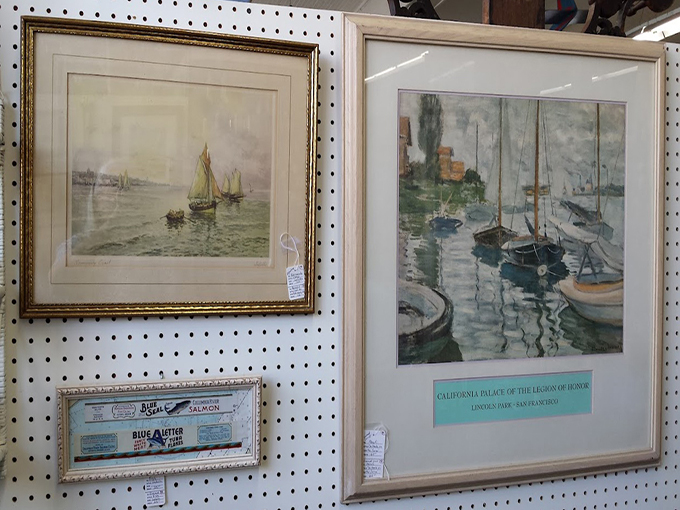 Maritime art that captures the soul of coastal Oregon&mdash;where boats bob eternally on painted waters, never needing maintenance or fuel.