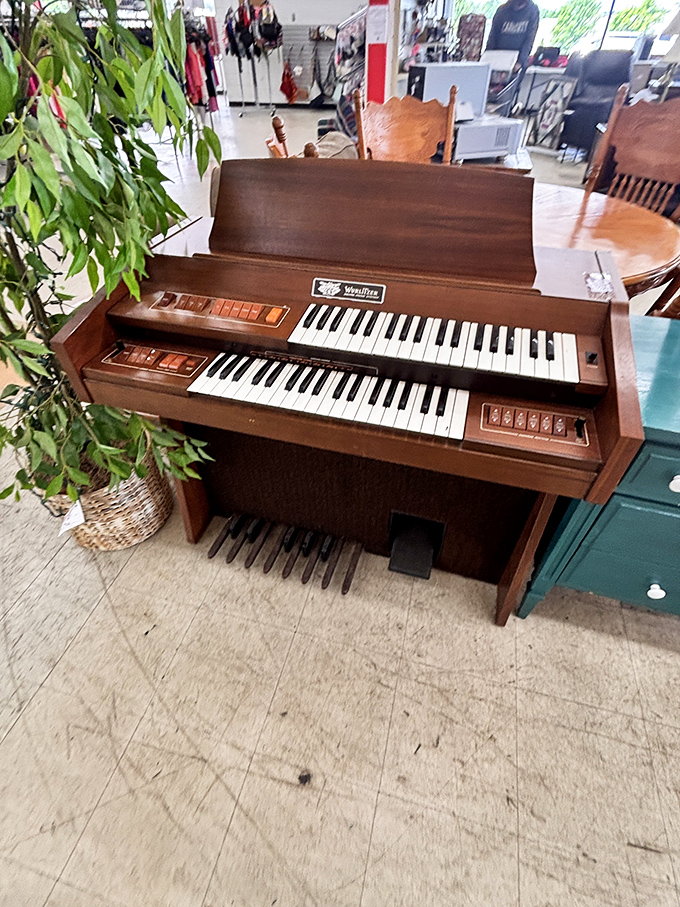 This organ stands ready to bring music back to life, waiting for someone to give it a new home.