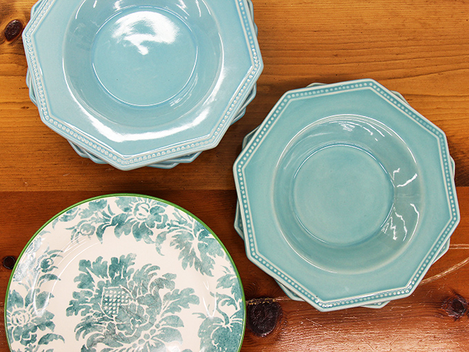 Mix-and-match dishware that proves your table settings don't need to match your mortgage payment to look fantastic.